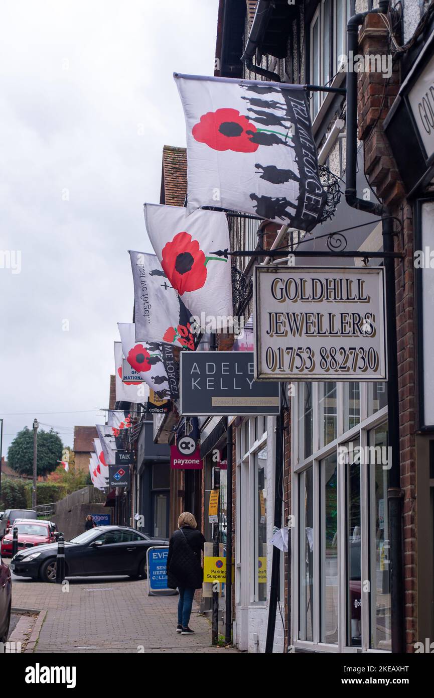 Chalfont St Peter, Buckinghamshire, UK. 11th November, 2022. Poppies ...