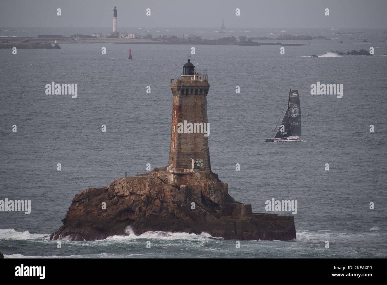 Rhum Multi, Guyader-Saveol, Skipper Gwen Chapalain, Passage du Raz de ...