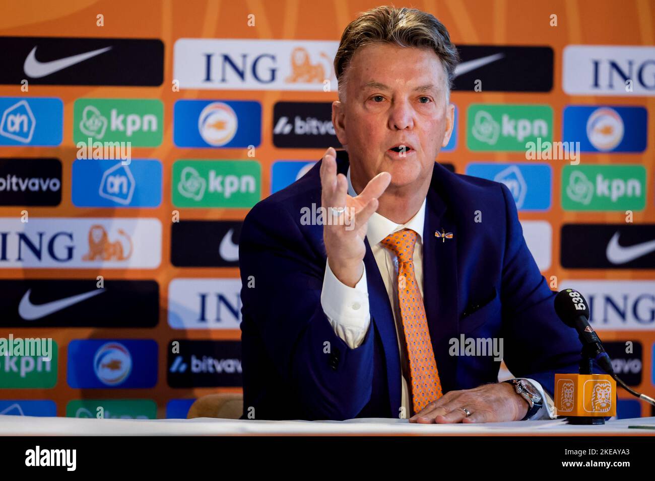 Local Caption *** Louis van Gaal Stock Photo - Alamy