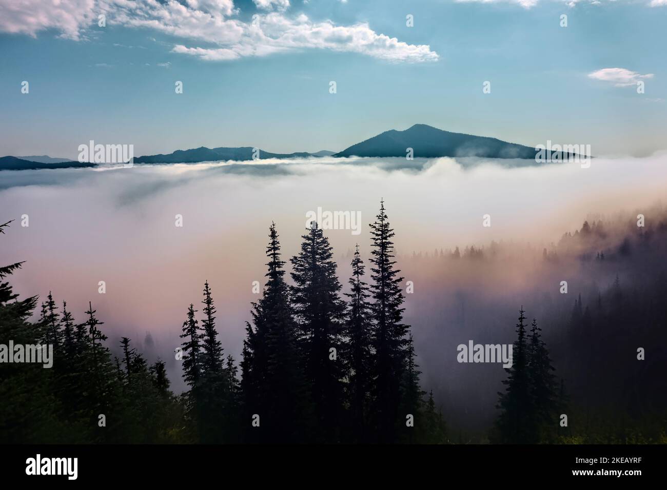 Cascades scenery hi-res stock photography and images - Alamy