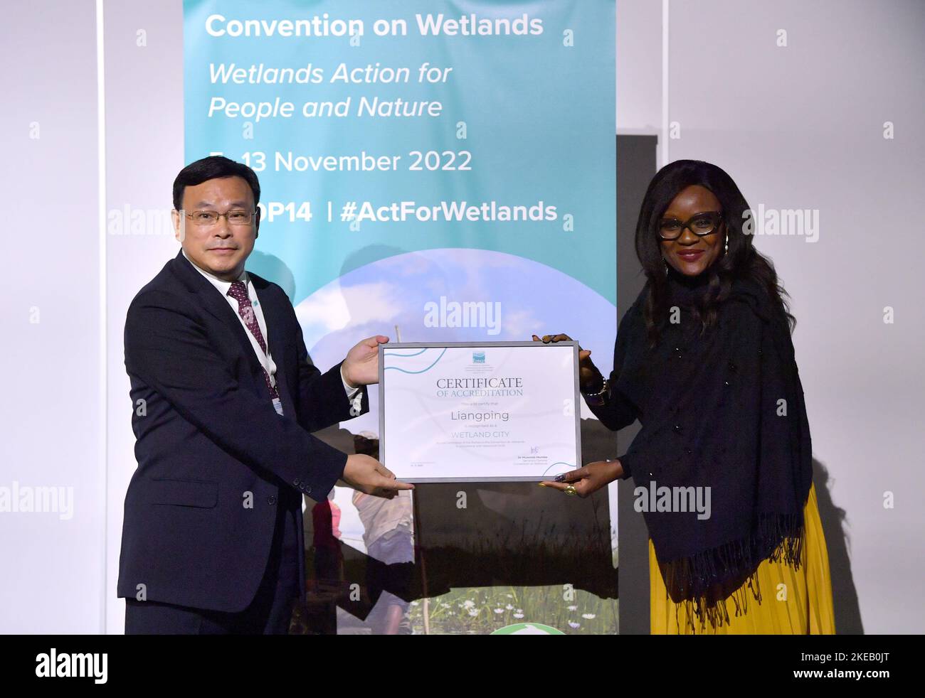 GENEVA, Nov. 11, 2022 (Xinhua) -- Musonda Mumba (R), secretary-general of the Ramsar Convention ...