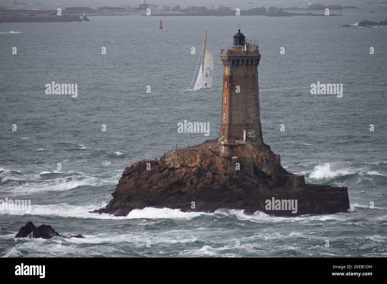 Rhum Multi, Flo, Skipper Philippe Poupon, Passage du Raz de Sein during ...