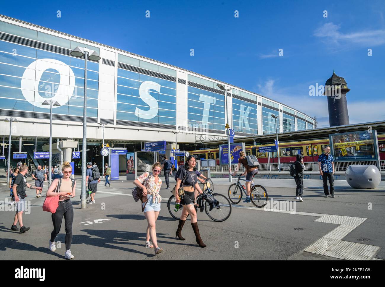 Bahnhof Ostkreuz, Friedrichshain, Berlin, Deutschland Stock Photo - Alamy