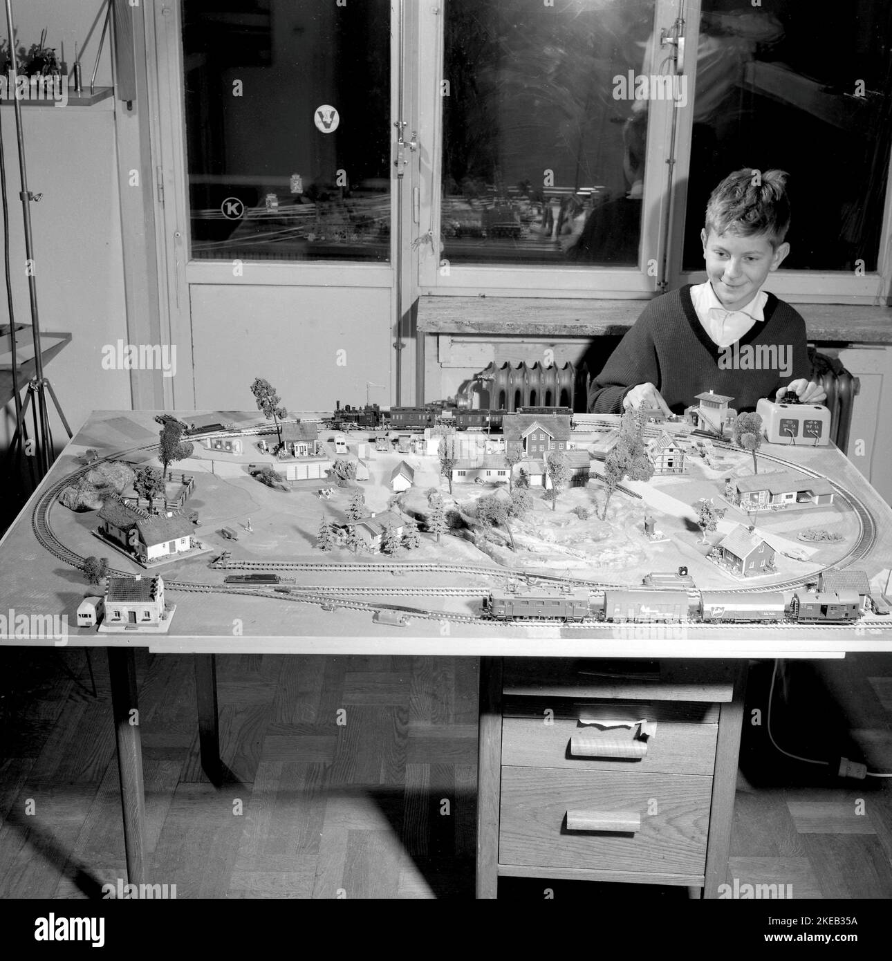 1950s train goes on railroad hi-res stock photography and images - Alamy