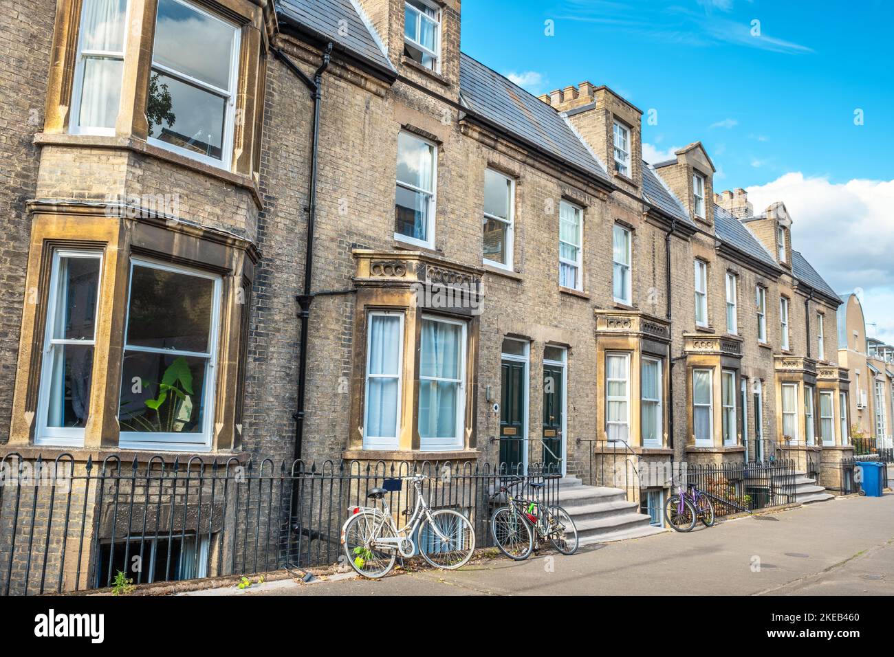 Brick terraced houses on pedestrian street. Cambridge, England Stock ...