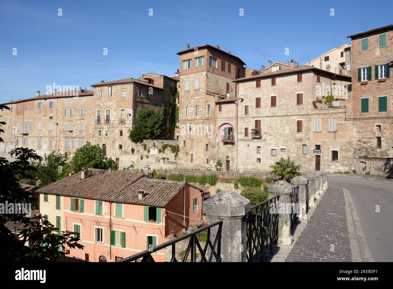 Medieval stone houses hi-res stock photography and images - Alamy