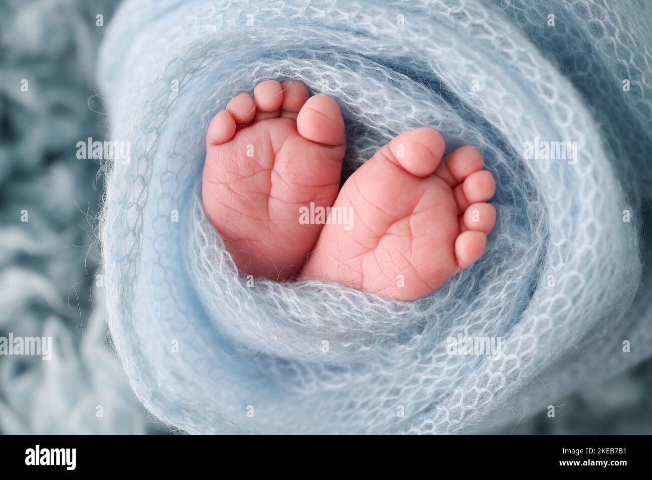 Premature baby feet heart hi-res stock photography and images - Alamy