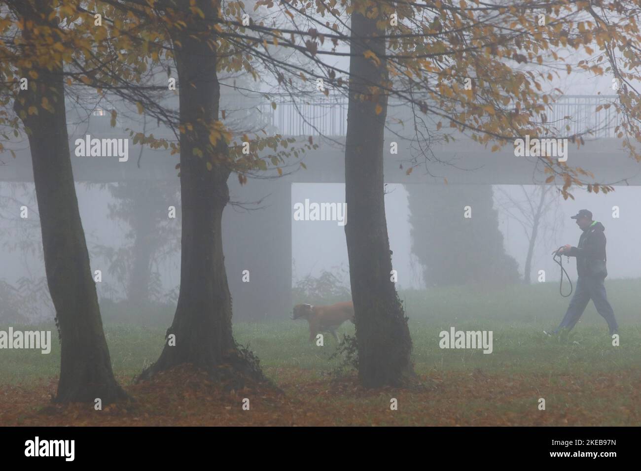 Dense fog covered the city streets in the morning hours, in Karlovac ...