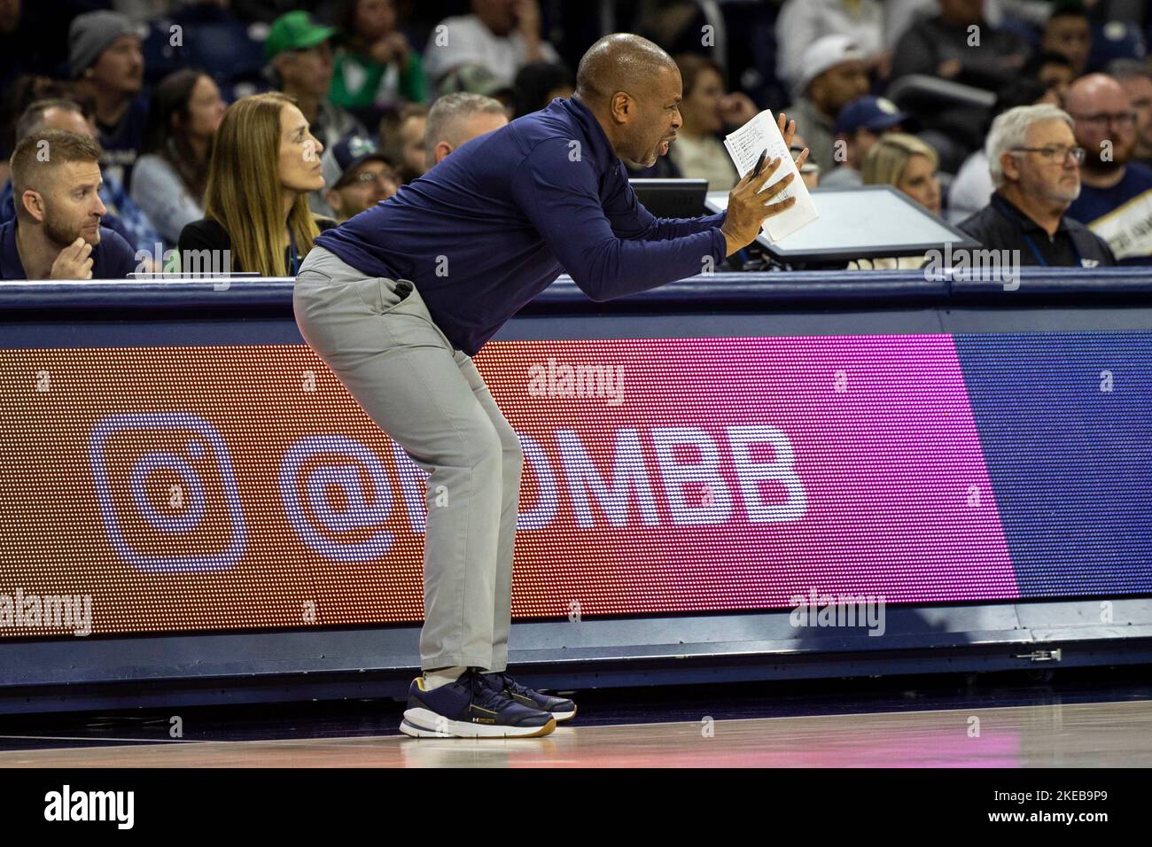 South Bend, Indiana, USA. 10th Nov, 2022. Notre Dame associate head ...