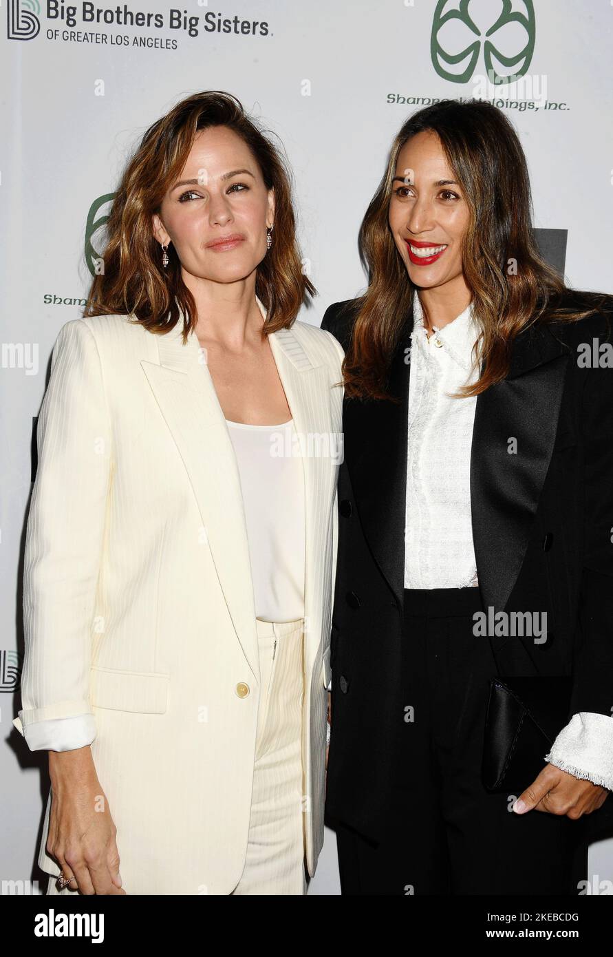 Hollywood, Ca. 10th Nov, 2022. (L-R) Jennifer Garner and Meredith O ...