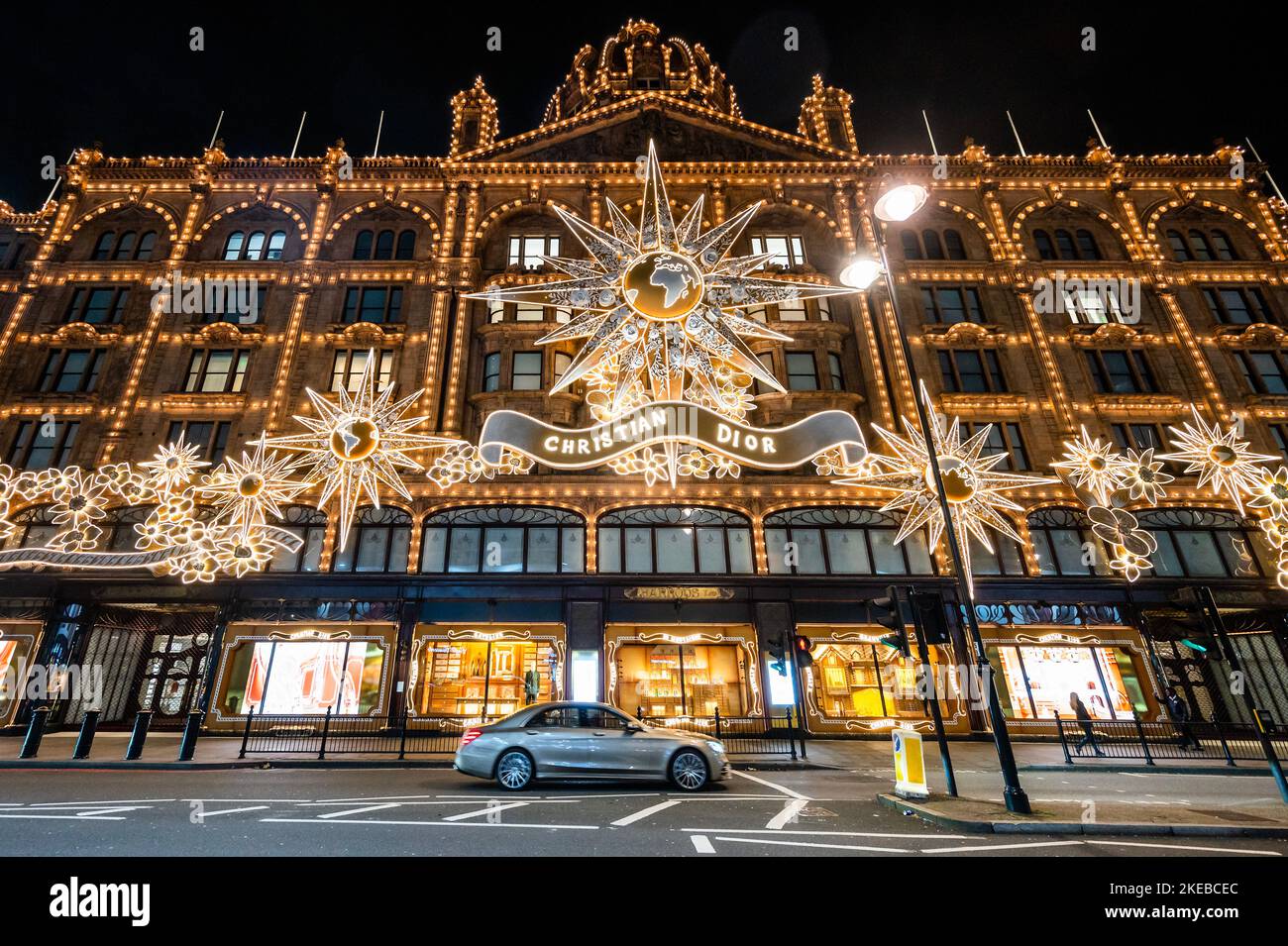 London, UK. 10th Nov, 2022. Christmas lights on Harrods facade appear ...