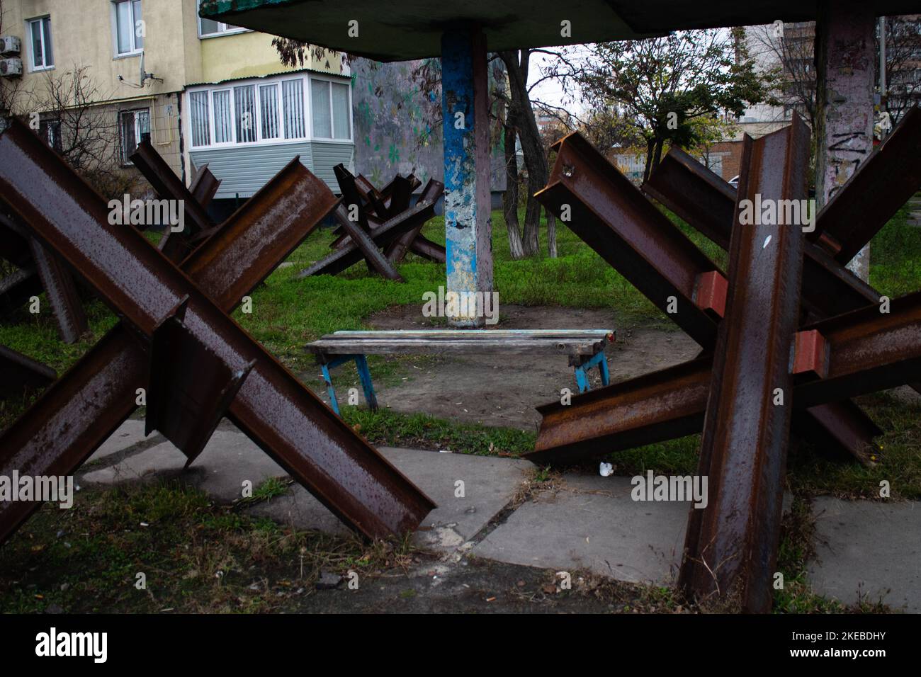 Kyiv, Kyiv, Ukraine. 11th Nov, 2022. The bench is behind the anti-tank ...
