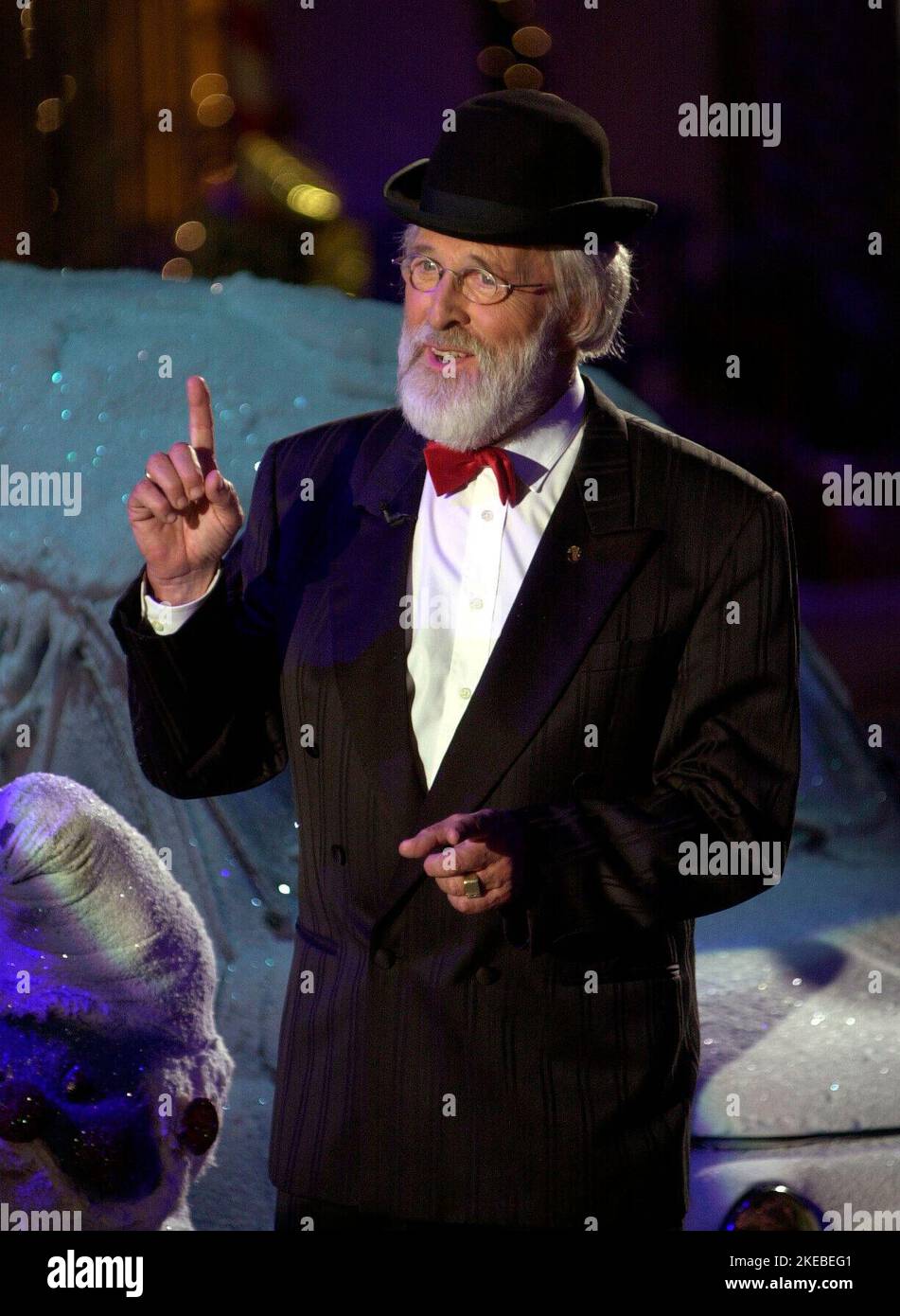 Augsburg, Deutschland. 11th Nov, 2022. Singer Pierre KARTNER -Vader ...