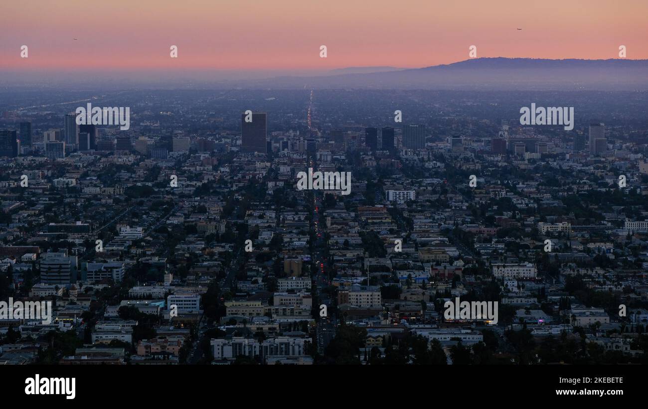 A panoramic view of downtown Los Angeles from Griffith Park, Los ...