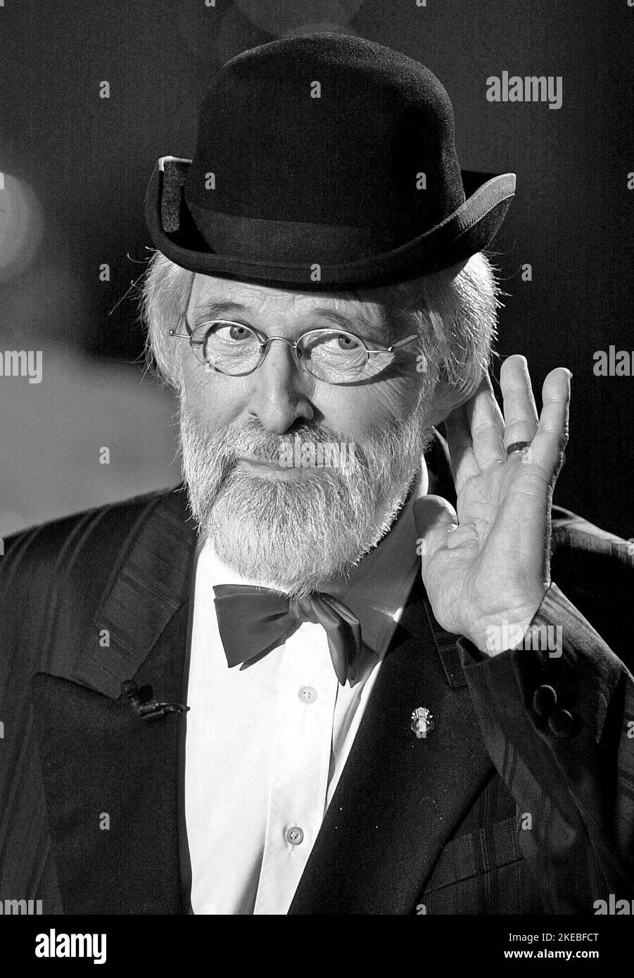 Augsburg, Deutschland. 11th Nov, 2022. Singer Pierre KARTNER -Vader ...