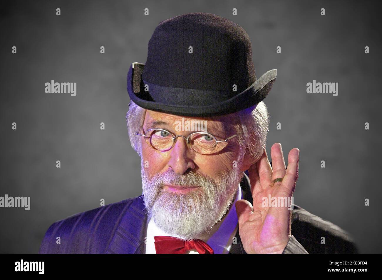 Augsburg, Deutschland. 11th Nov, 2022. PHOTOMONTAGE; Singer Pierre ...