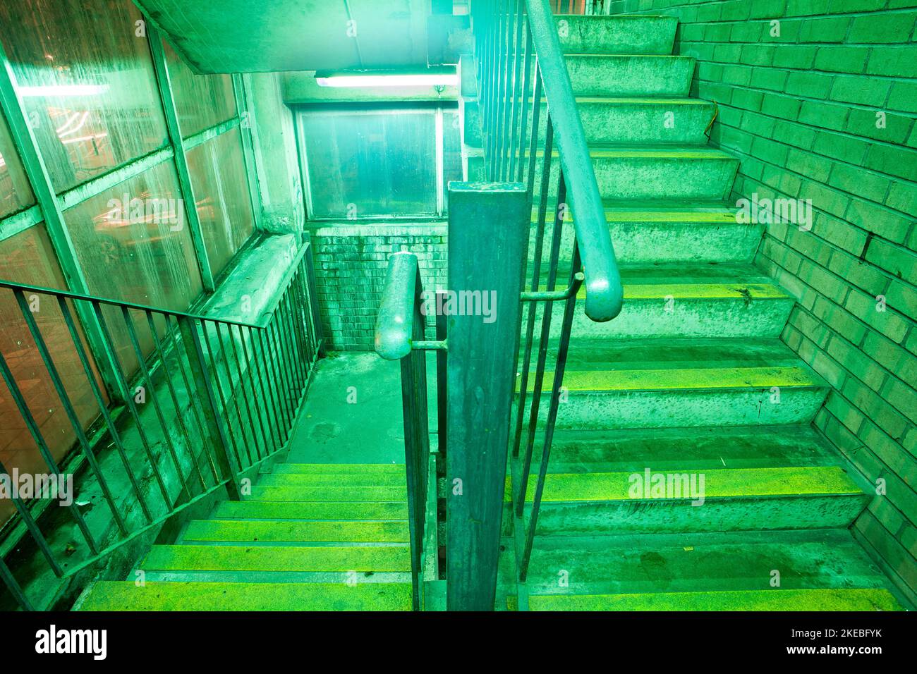 Windows in multi storey hi-res stock photography and images - Alamy