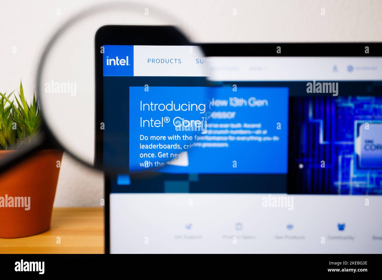 Laptop intel logo hi-res stock photography and images - Alamy