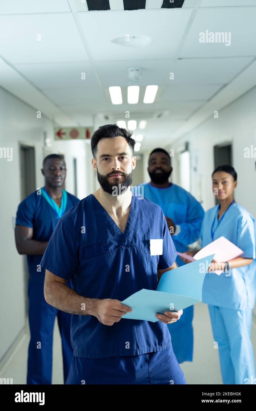 Male healthcare worker hi-res stock photography and images - Alamy