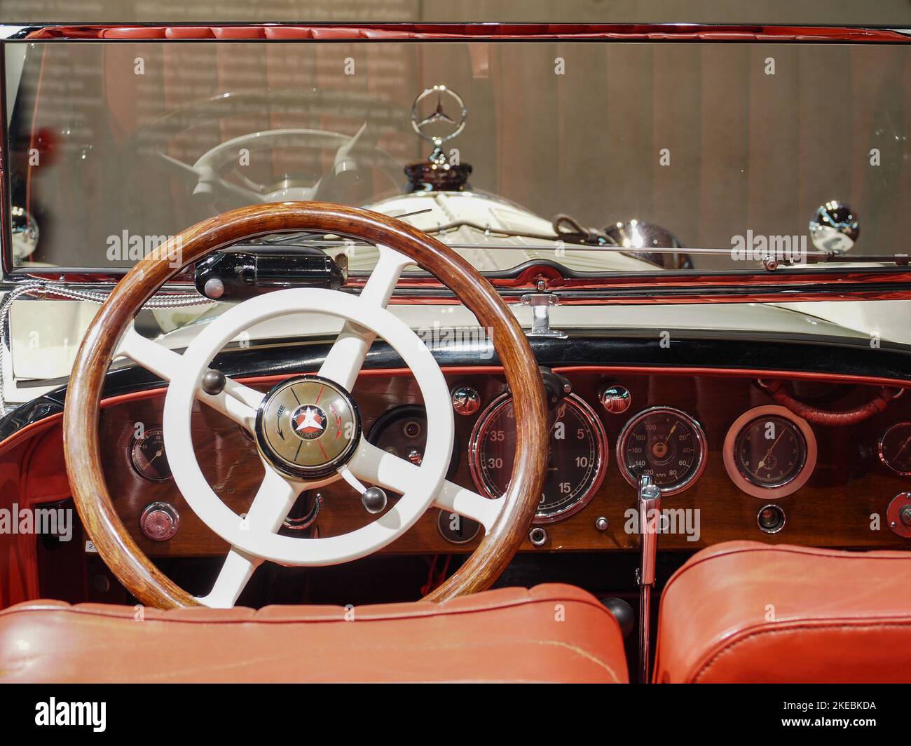 Salon of 1926 Mercedes-Benz 26/120/180 PS Type S Tourenwagen at the ...