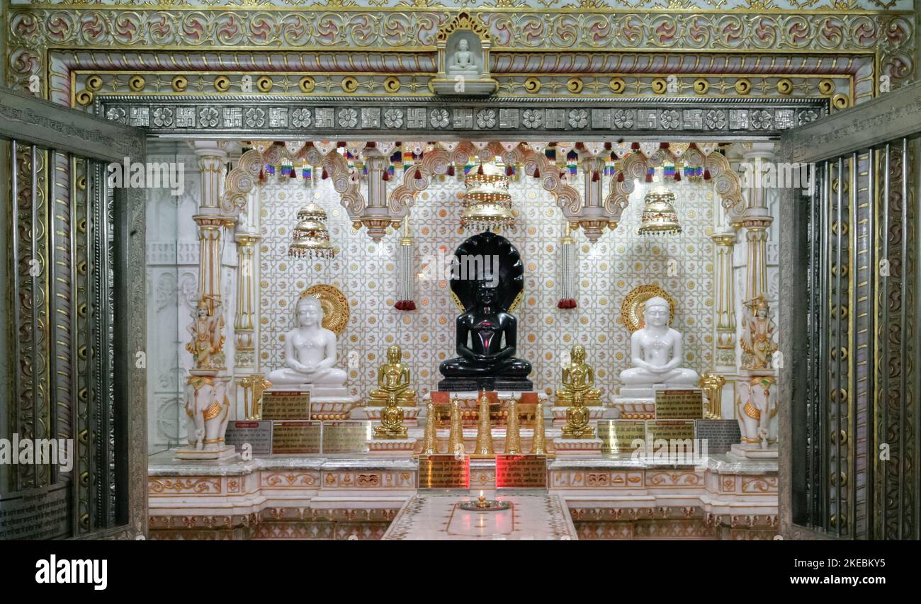 Jainism idol hi-res stock photography and images - Alamy