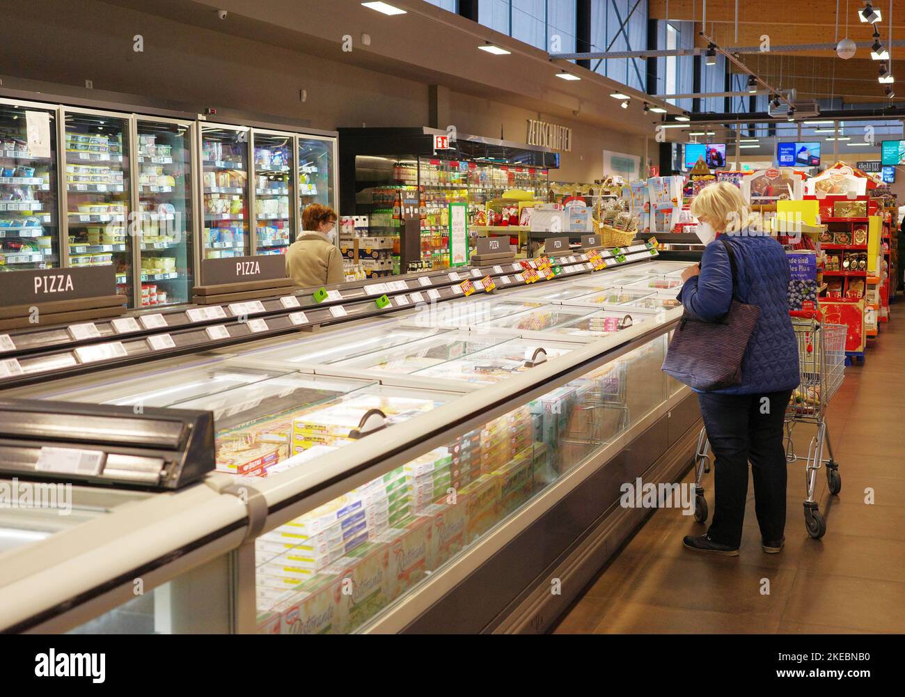 2022 inflation hi-res stock photography and images - Alamy