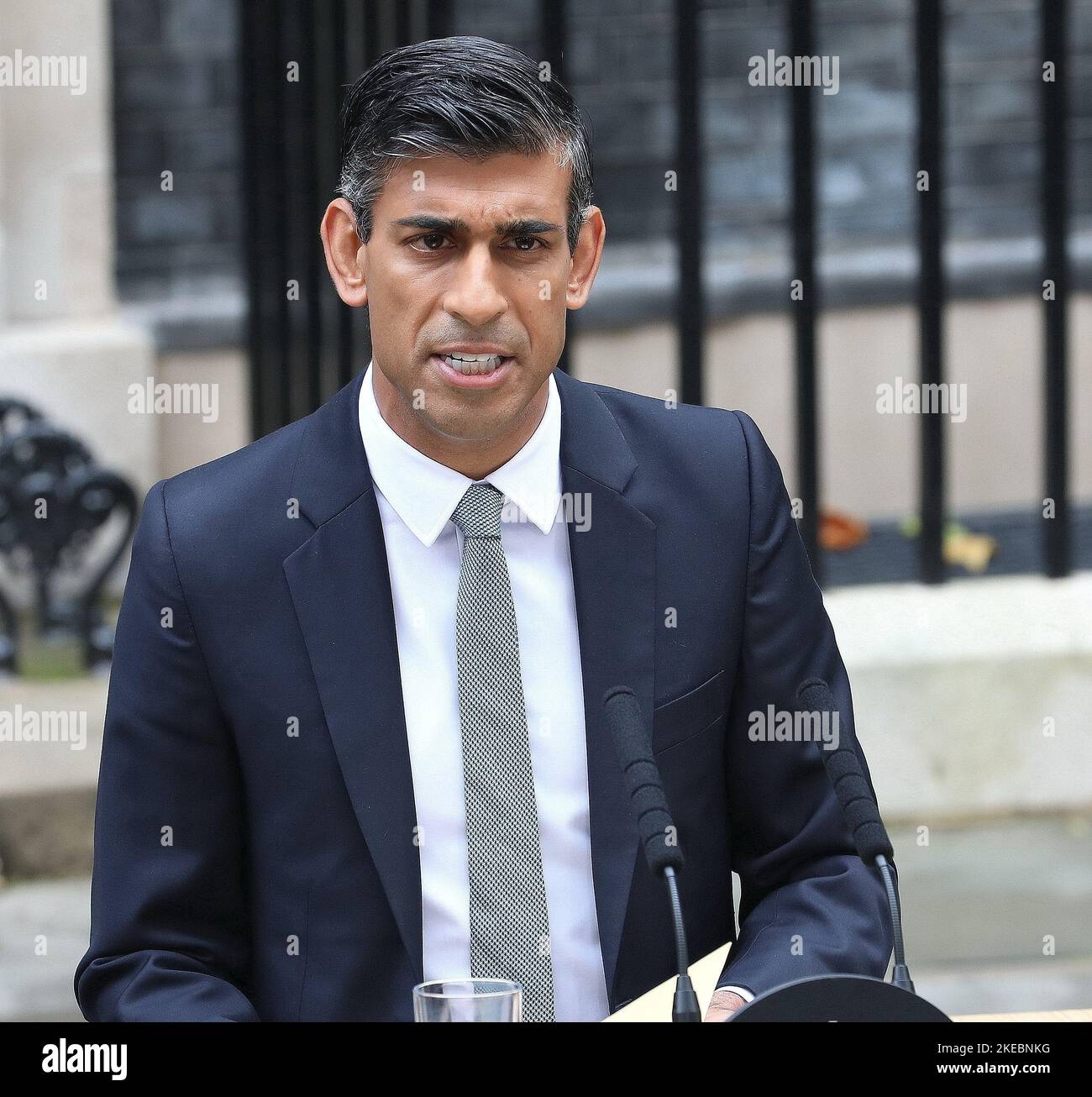 Prime Minister Rishi Sunak arrives at No10 Downing Street Stock Photo ...