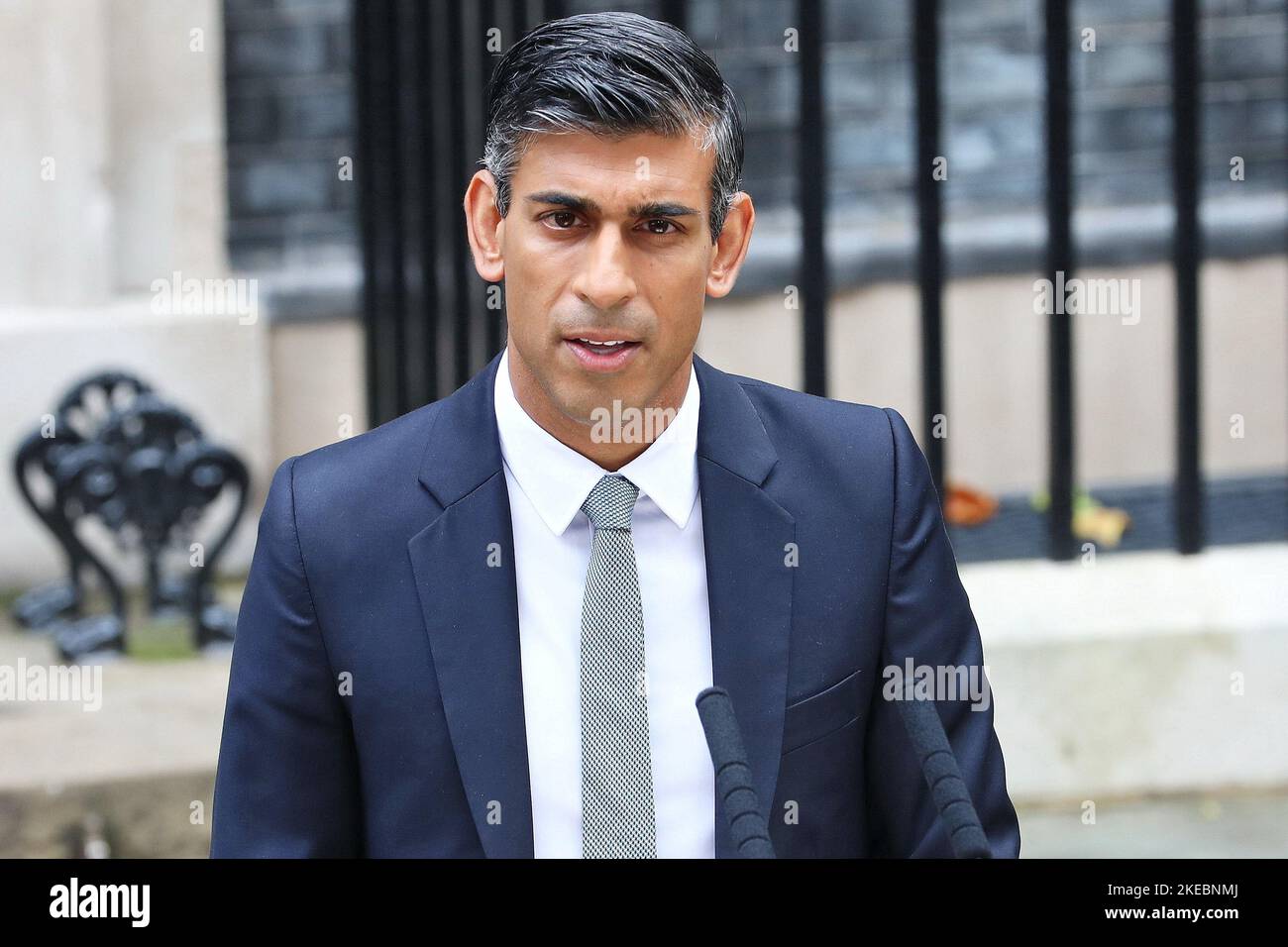 Prime Minister Rishi Sunak arrives at No10 Downing Street Stock Photo ...