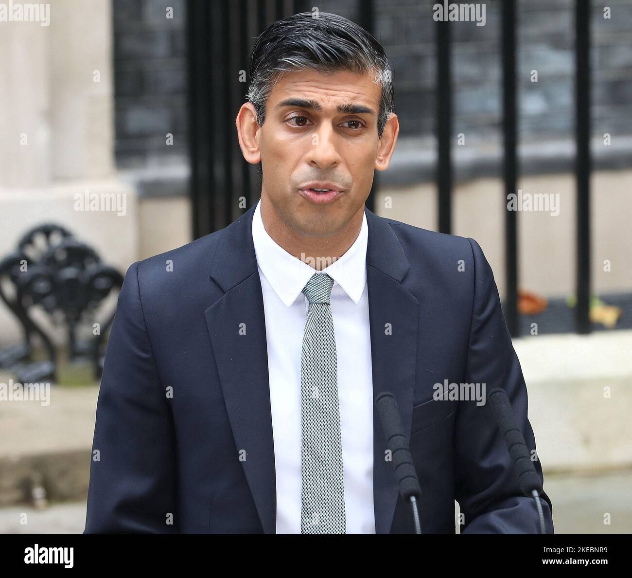 Prime Minister Rishi Sunak arrives at No10 Downing Street Stock Photo ...