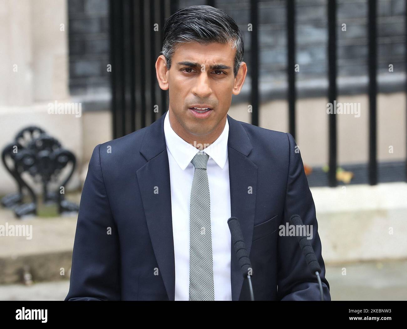 Prime Minister Rishi Sunak arrives at No10 Downing Street Stock Photo ...