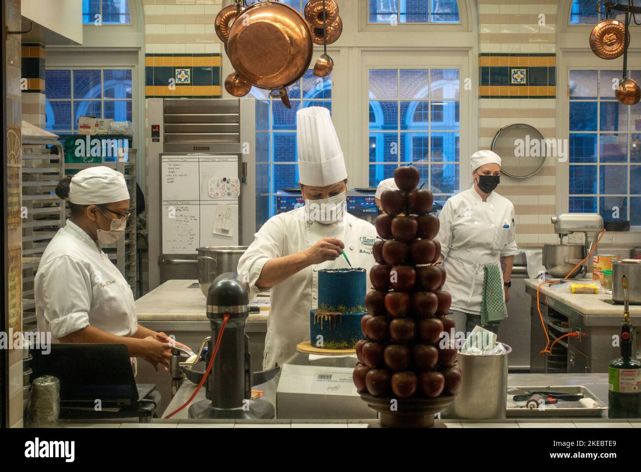 Female students cake hi-res stock photography and images - Alamy