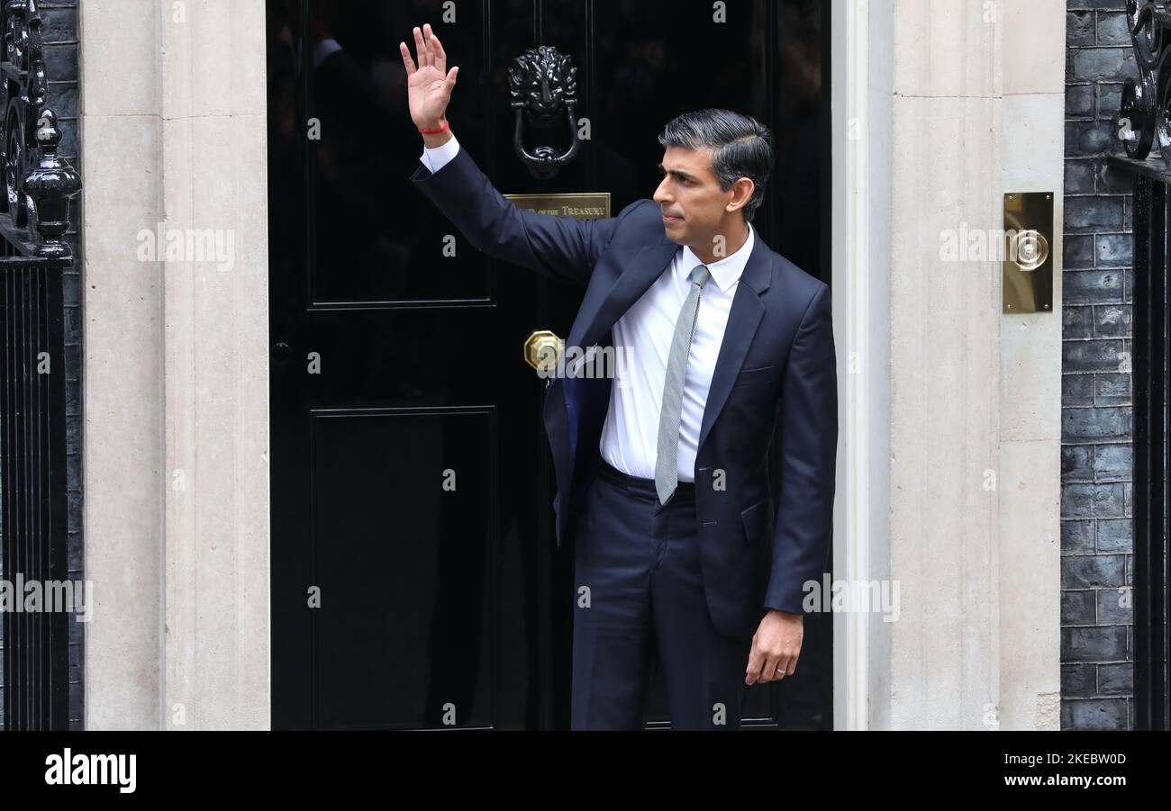 Prime Minister Rishi Sunak arrives at No10 Downing Street Stock Photo ...