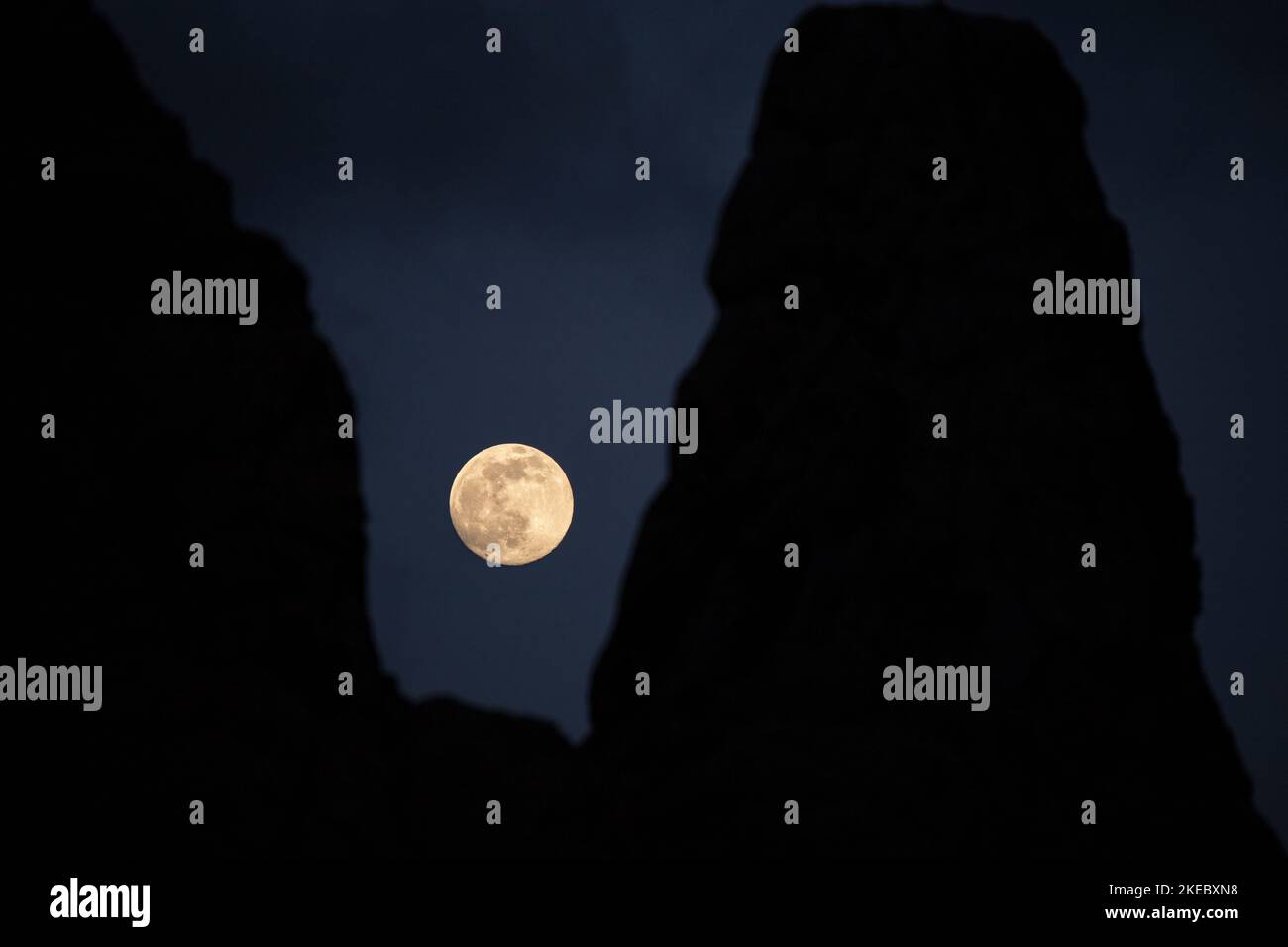 Moon rocks hi-res stock photography and images - Alamy