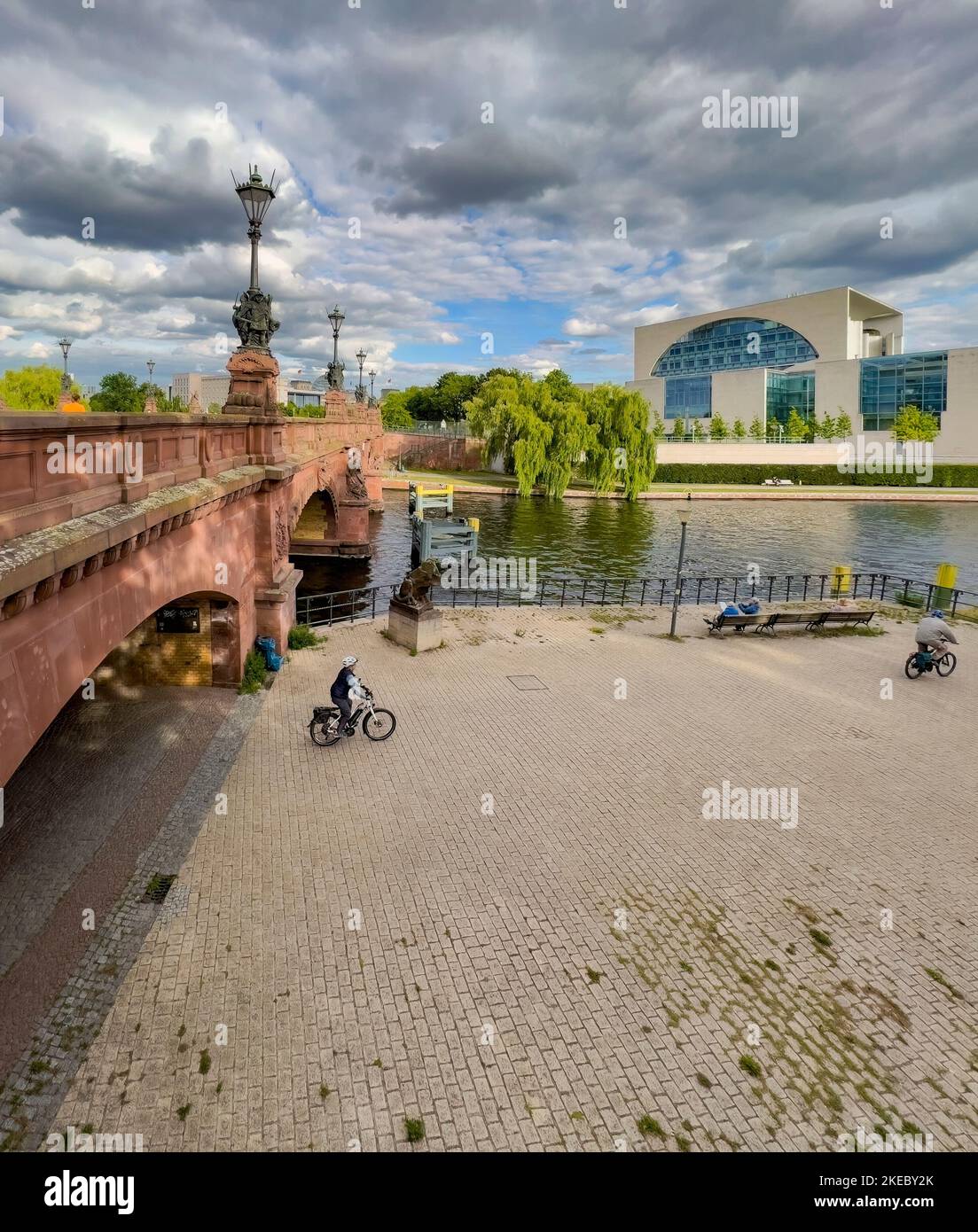 Federal chancellery berlin hi-res stock photography and images - Alamy