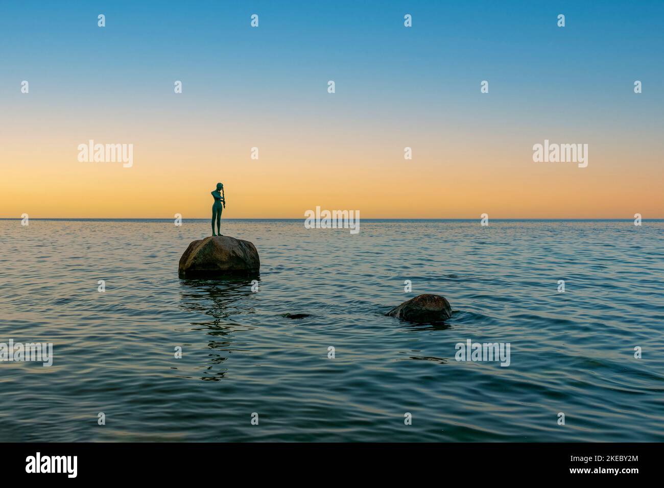 Sculpture Kaysa on the beach between Baabe and Sellin Stock Photo - Alamy