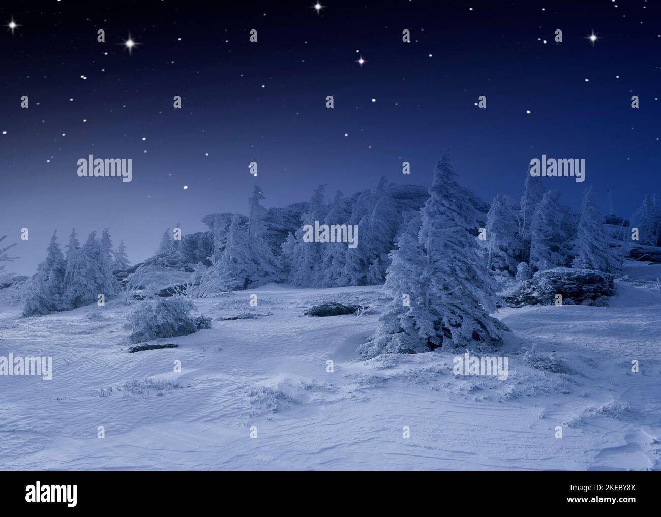 Snowy night background hi-res stock photography and images - Alamy