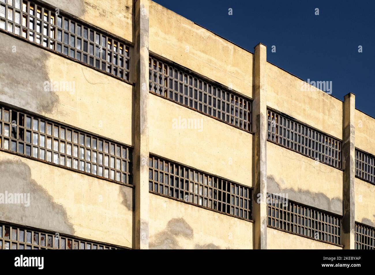 Old architecture in suburb hi-res stock photography and images - Alamy