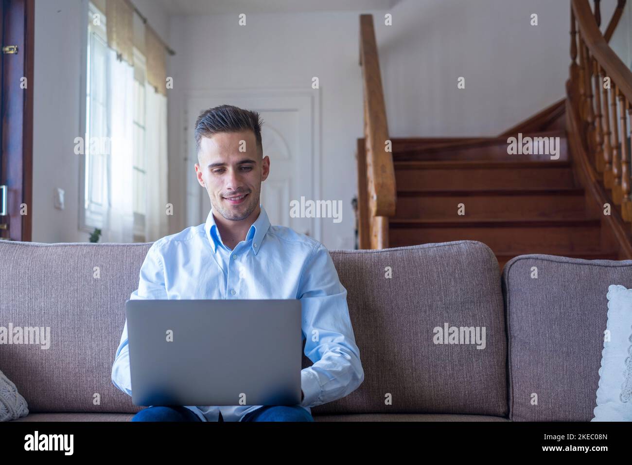 Guy browsing hi-res stock photography and images - Alamy