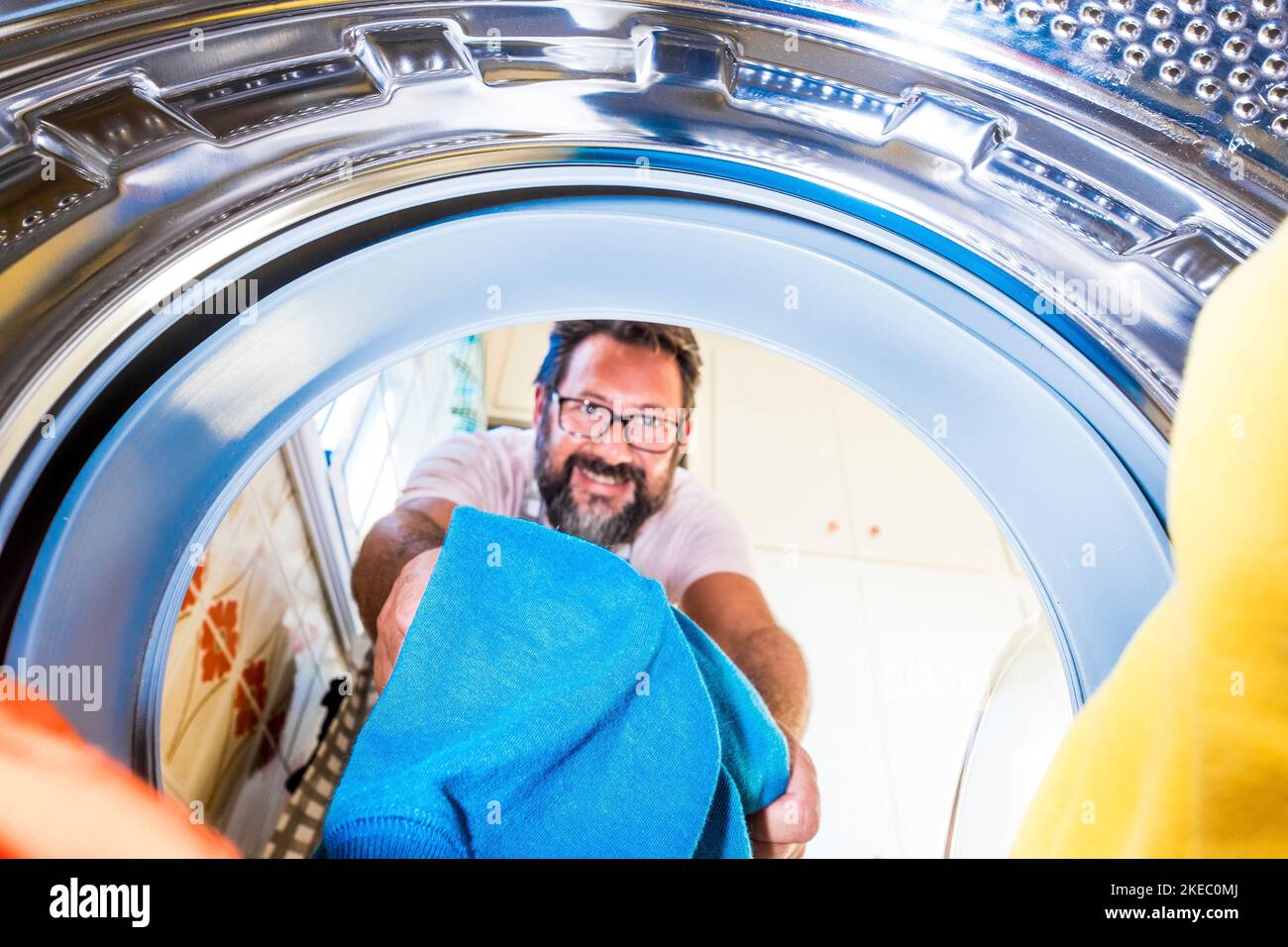 Inside washing machine hi-res stock photography and images - Alamy