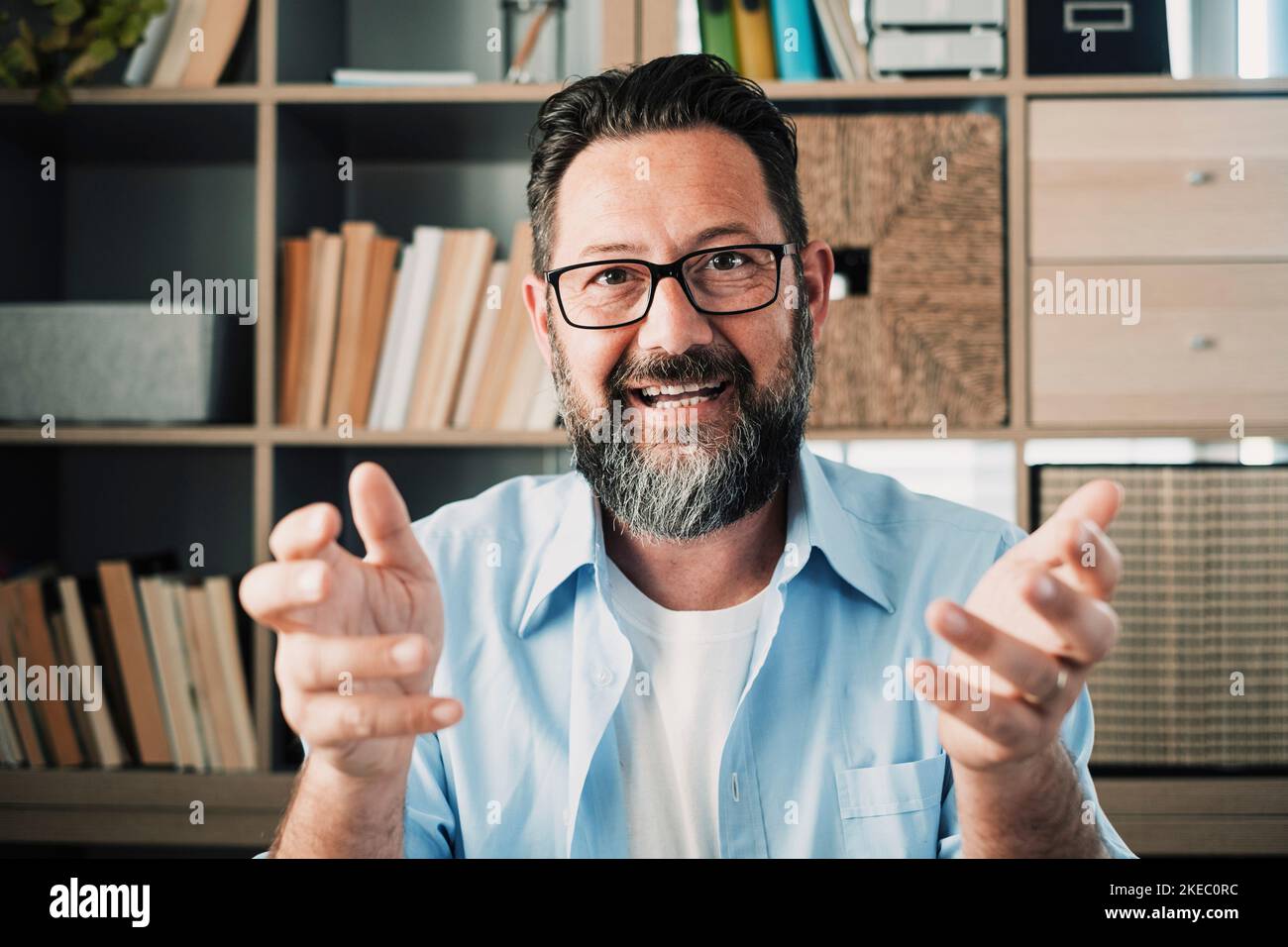 Mature businessman mentor teach hi-res stock photography and images - Alamy