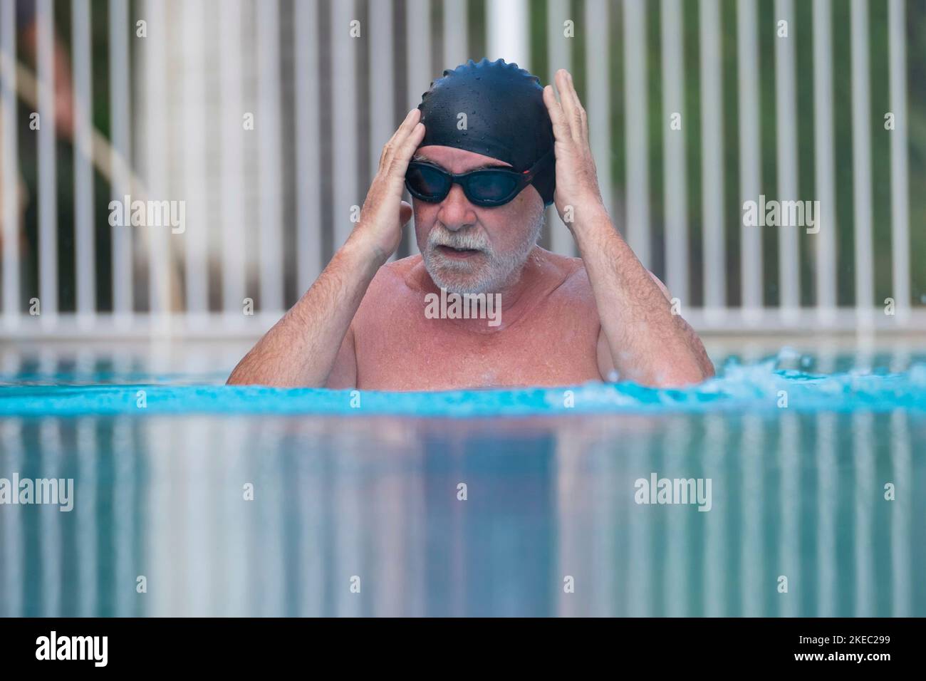 Old people swimming pool hi-res stock photography and images - Alamy