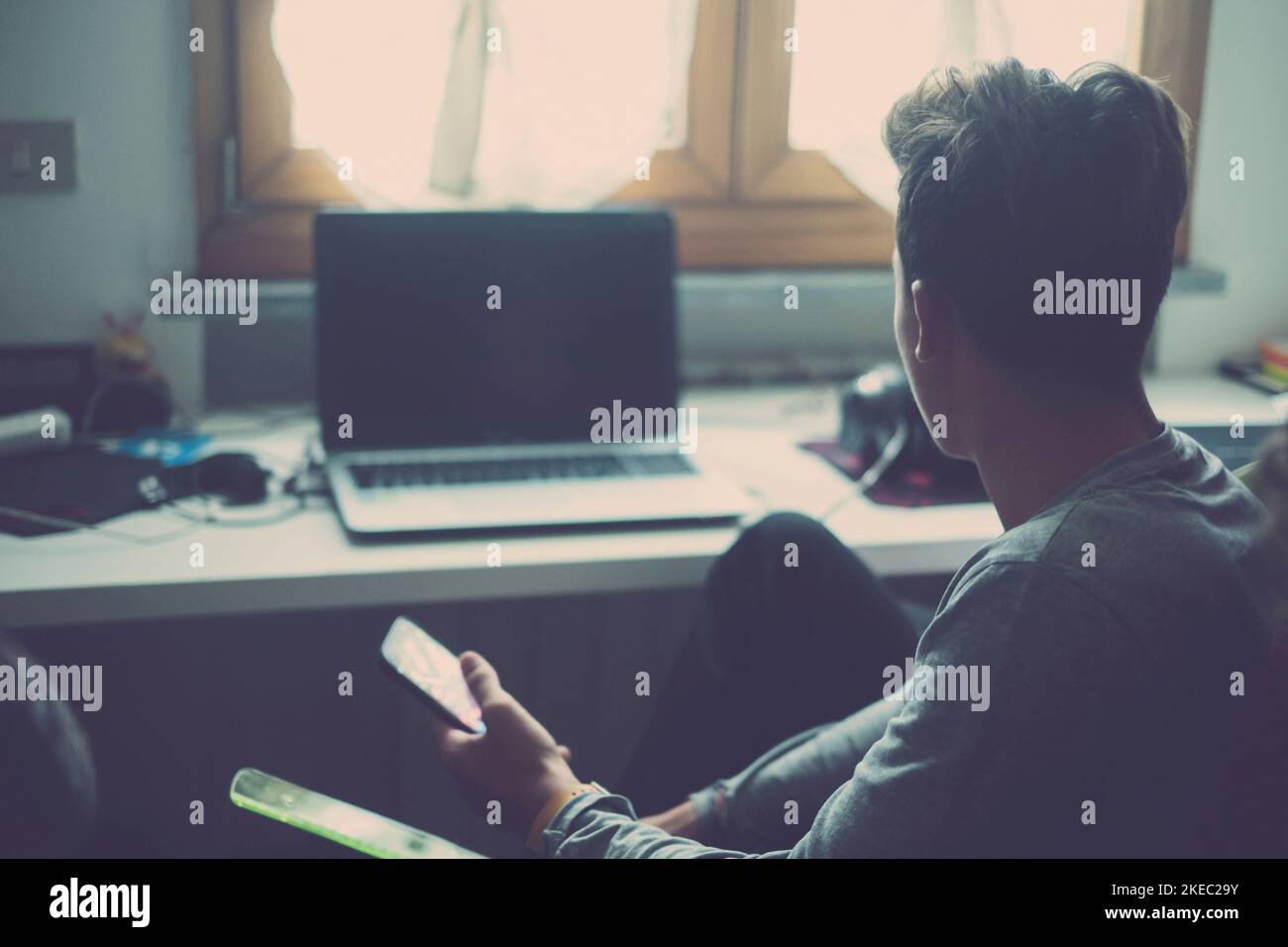 Teen boy laptop sad hi-res stock photography and images - Alamy