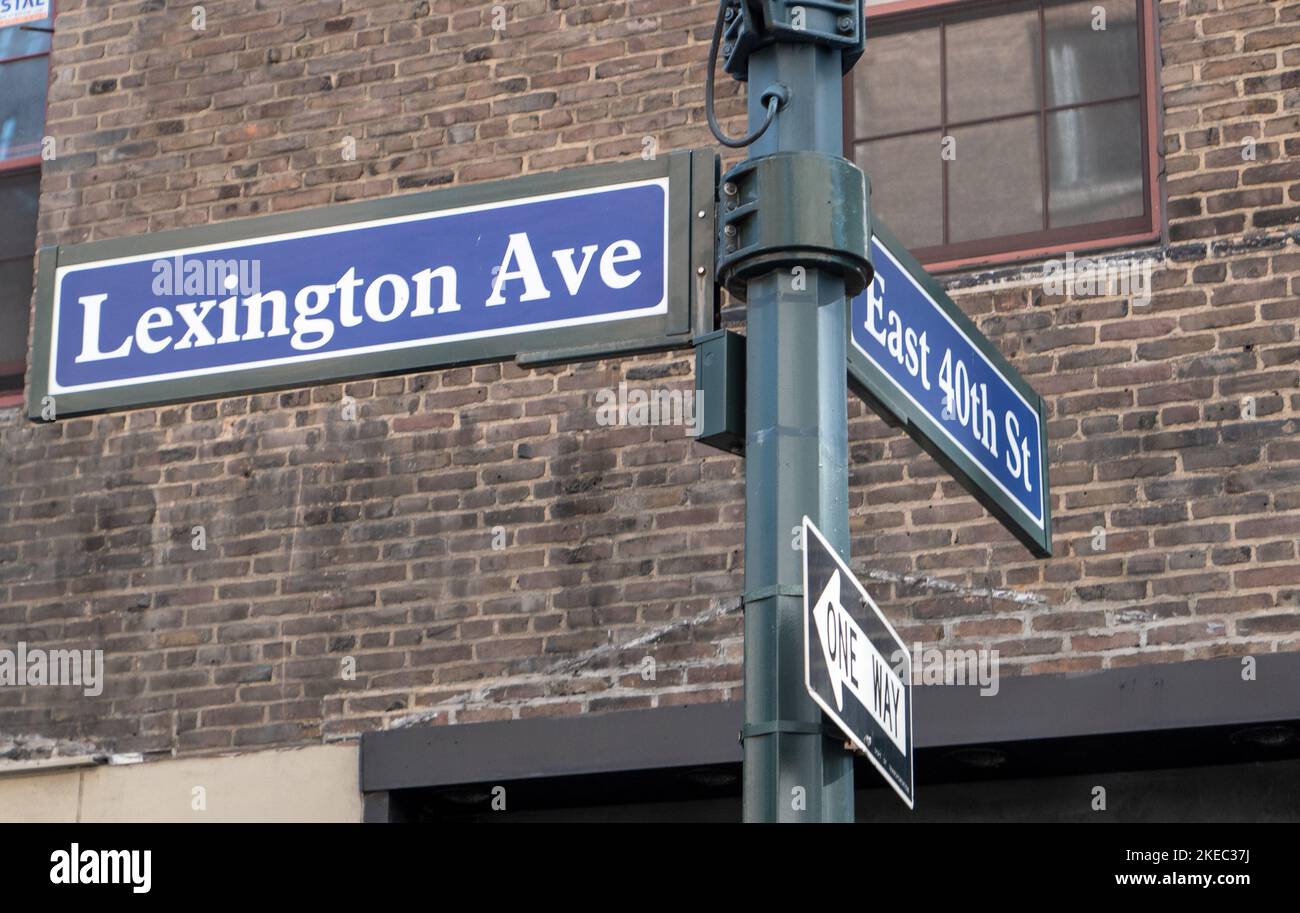 40th road sign hi-res stock photography and images - Alamy