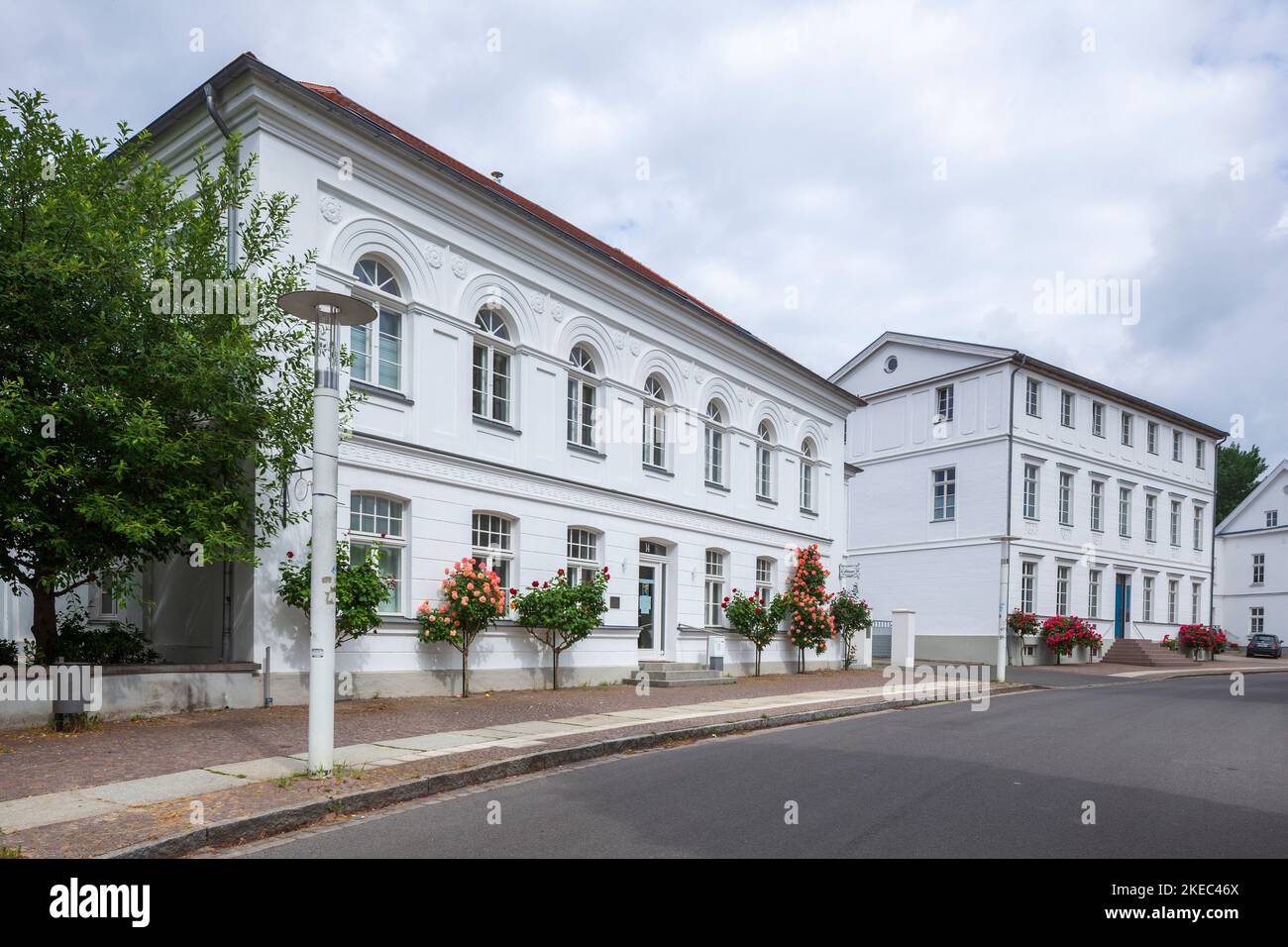 Classicist white houses at Circus in Putbus on the island of Rügen ...
