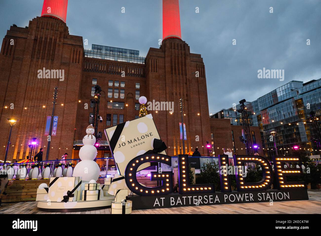 Opening of battersea power station hi-res stock photography and images ...