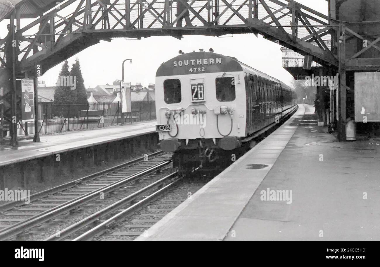 Southern Railway Liveried 4-SUB at Sanderstead Stock Photo - Alamy
