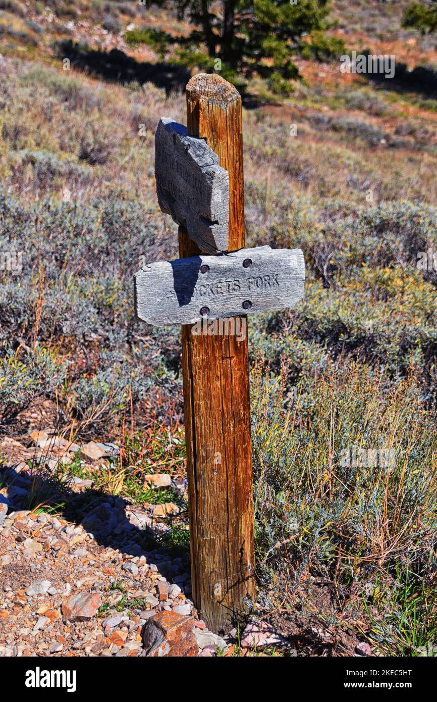 Hiking Trail Sign Deseret Peak Trail Stansbury Mountains, Rocky ...