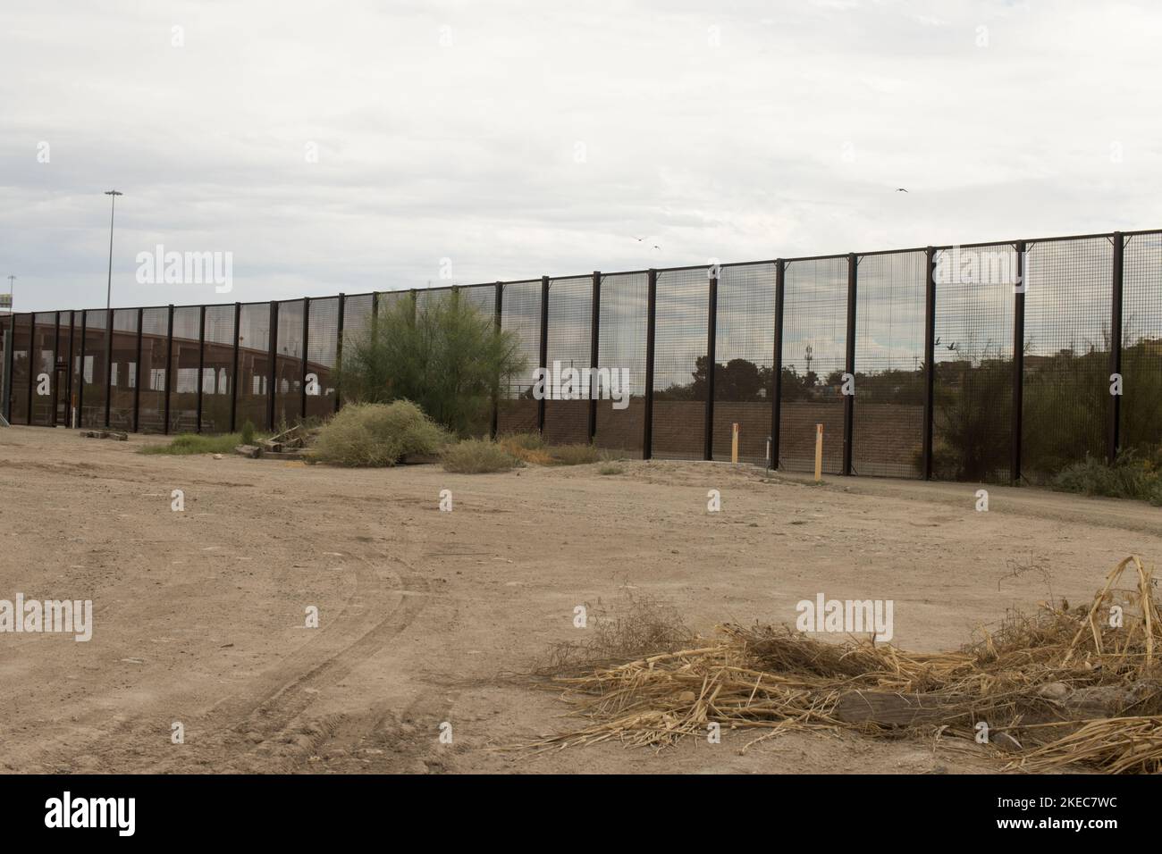 Us border wall construction hi-res stock photography and images - Alamy