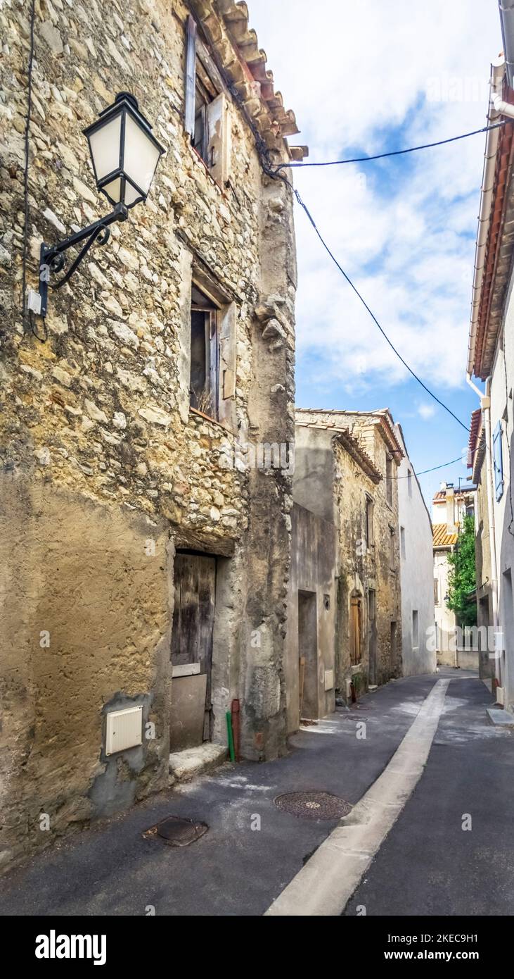 Village street in moussan hi-res stock photography and images - Alamy