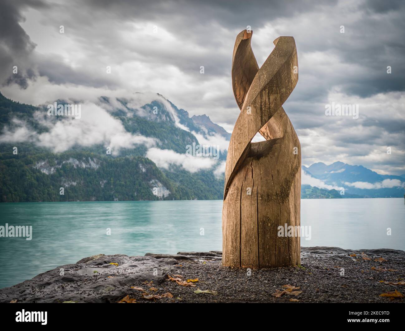 Statue lake hi-res stock photography and images - Alamy